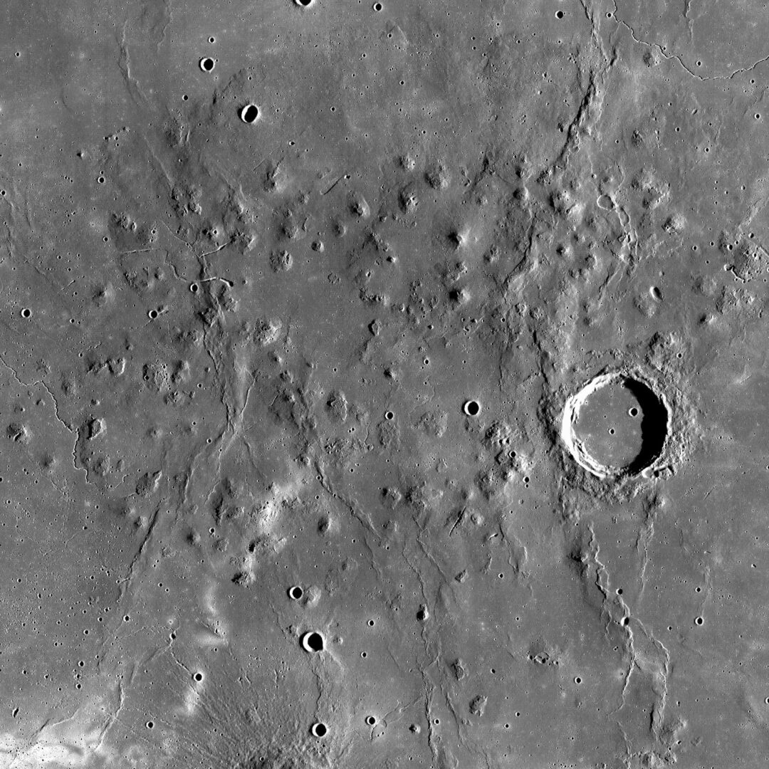 La estabilidad de la órbita de la Plataforma Lunar Orbital — Astrobitácora